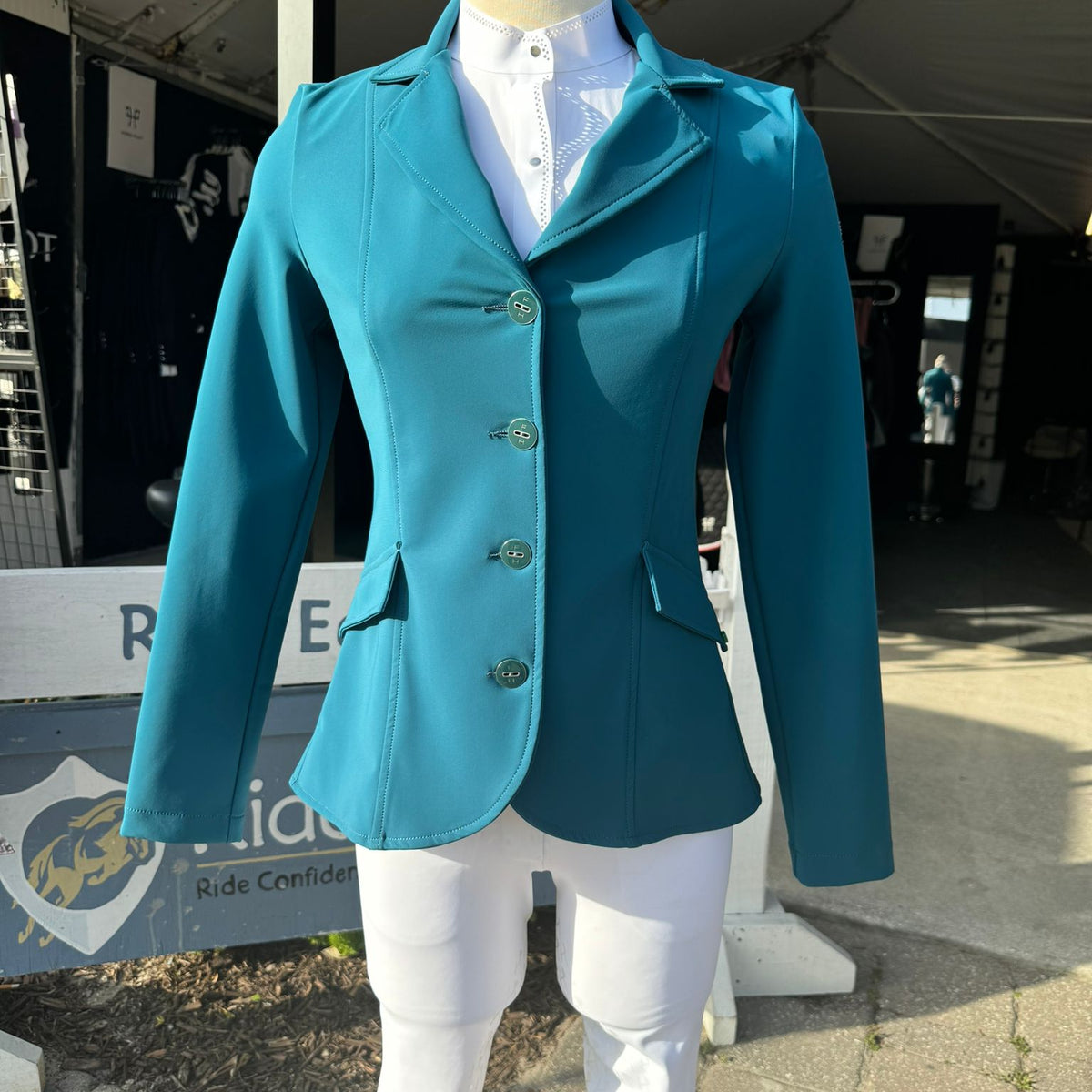 For Horses Yakie Custom Show Coat – Ride EquiSafe